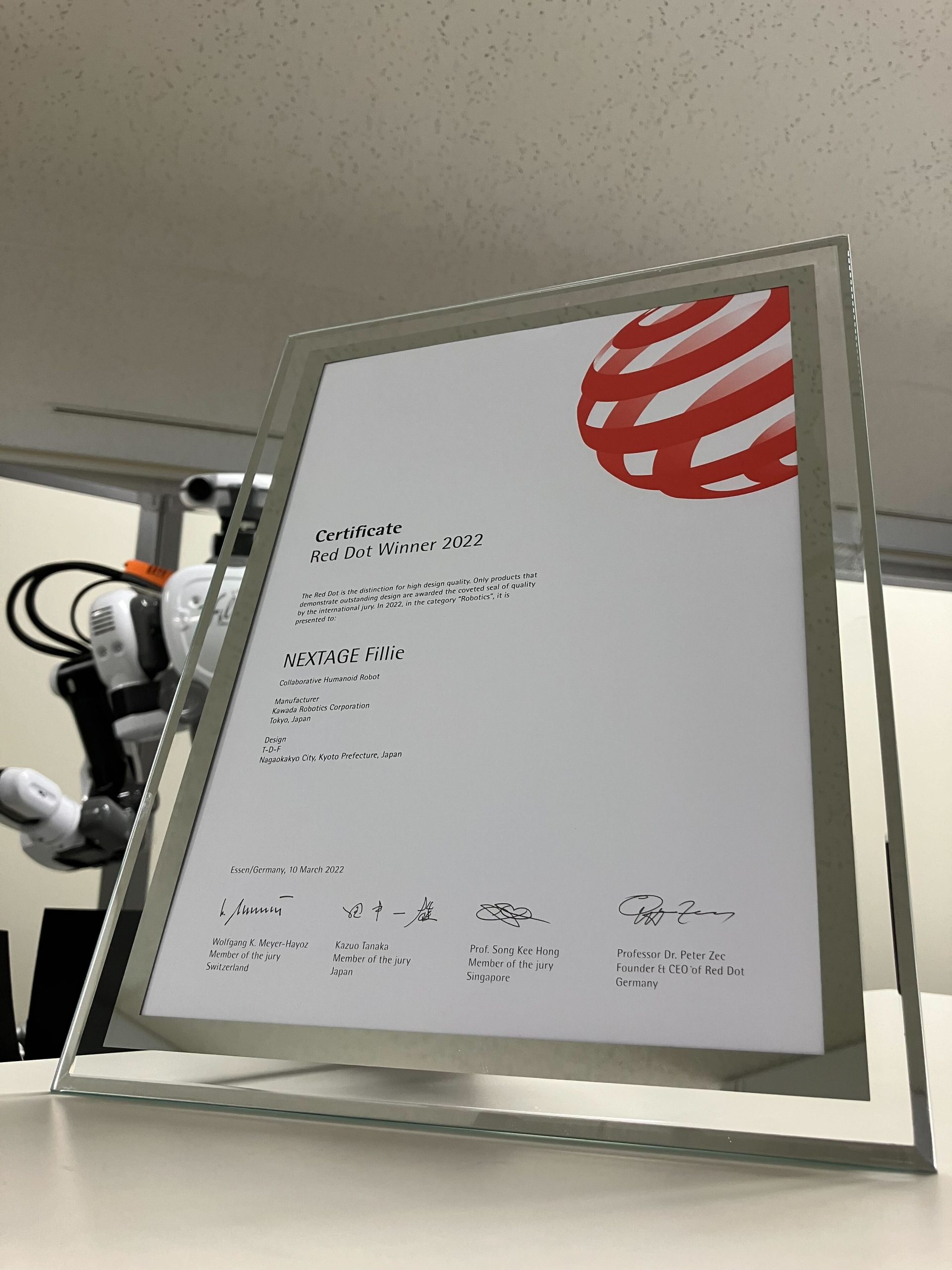 NEXTAGE Fillie Wins Red Dot Design Award 2022 - カワダロボティクス株式会社｜KTI 川田グループ